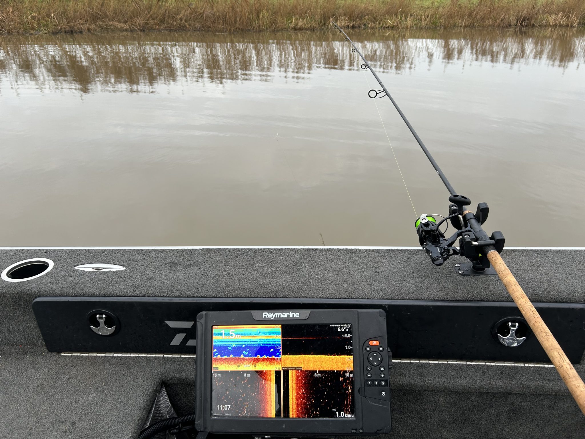 Een specialist over het vissen met dood aas onder de dobber en op de ...